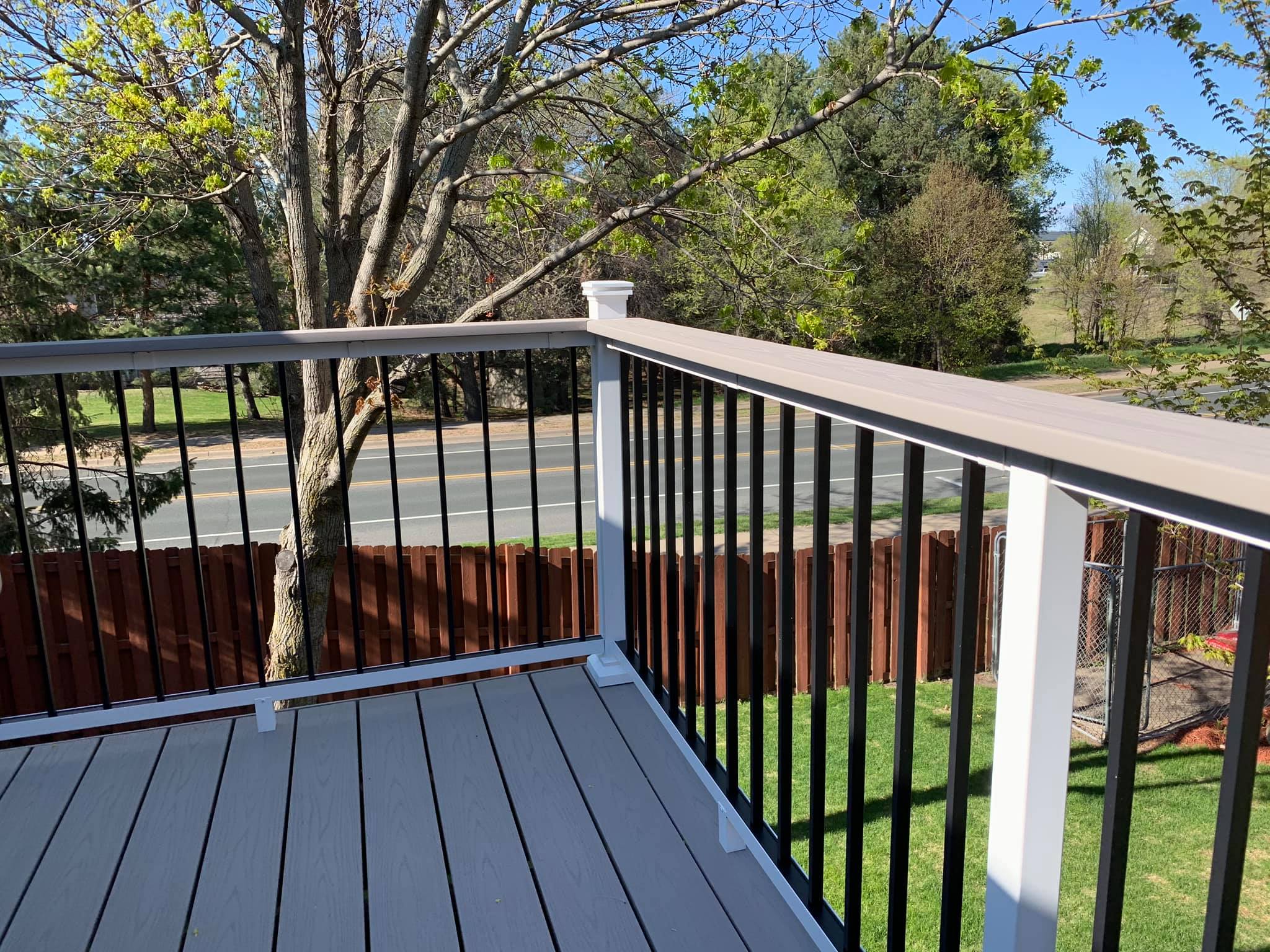 Piano Drink Rail 2 – Architectural Railing Solutions